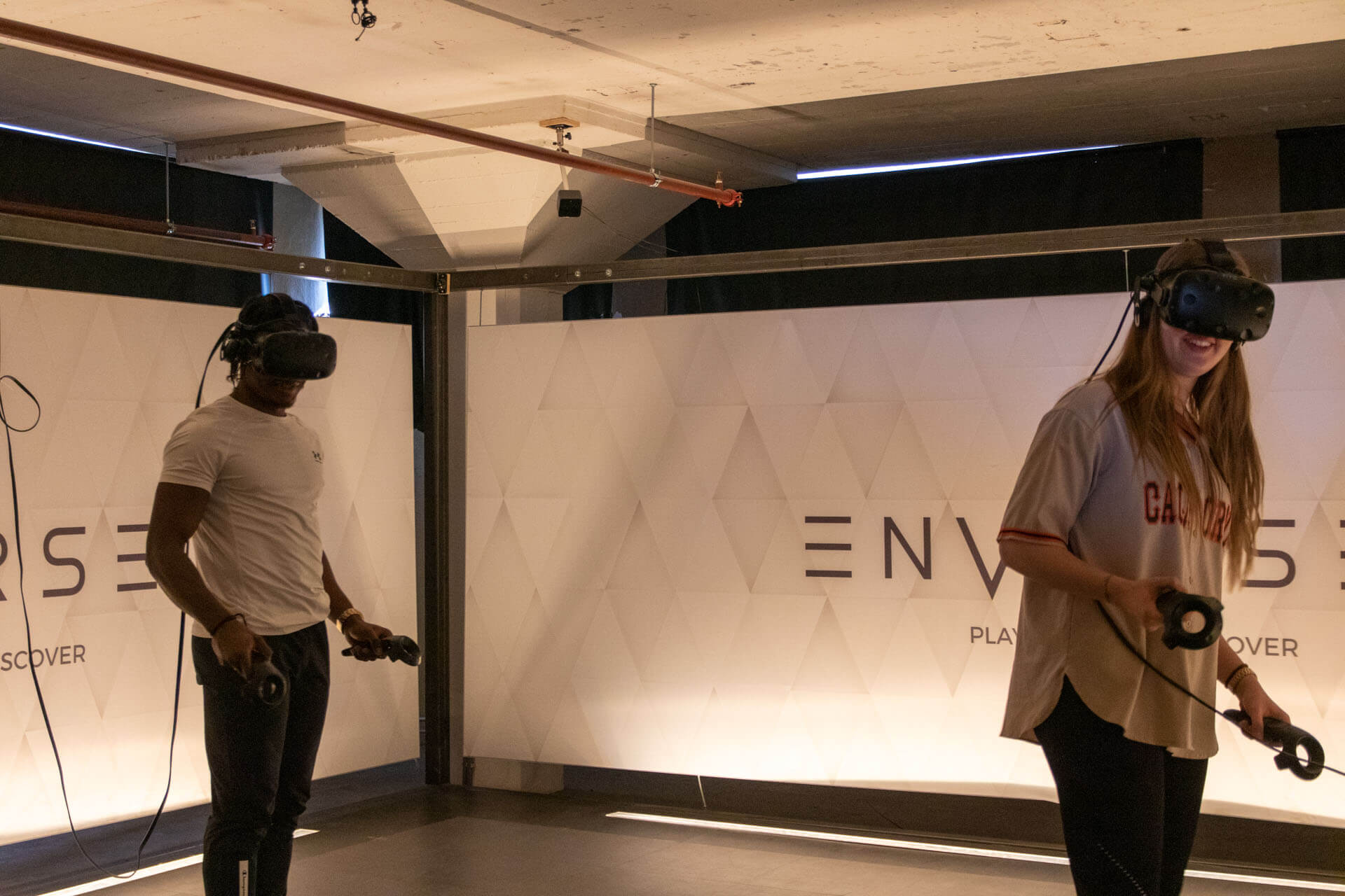 Ervaar de magie van Virtual Reality | Enversed VR Center